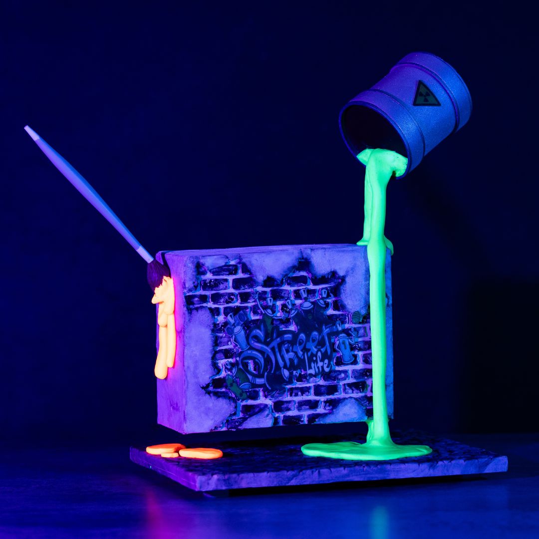 Pasteles con Estructura Antigravedad: Bote de Pintura Neón – Leonardo ...